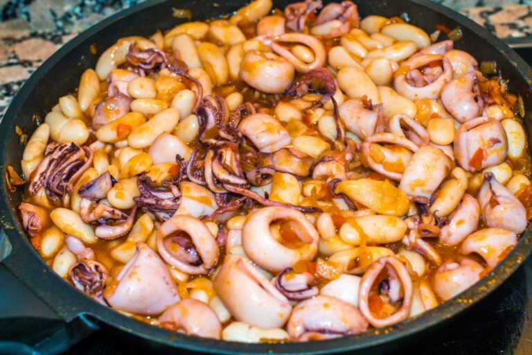 Calamares con fabes - Gastronomía de Galicia